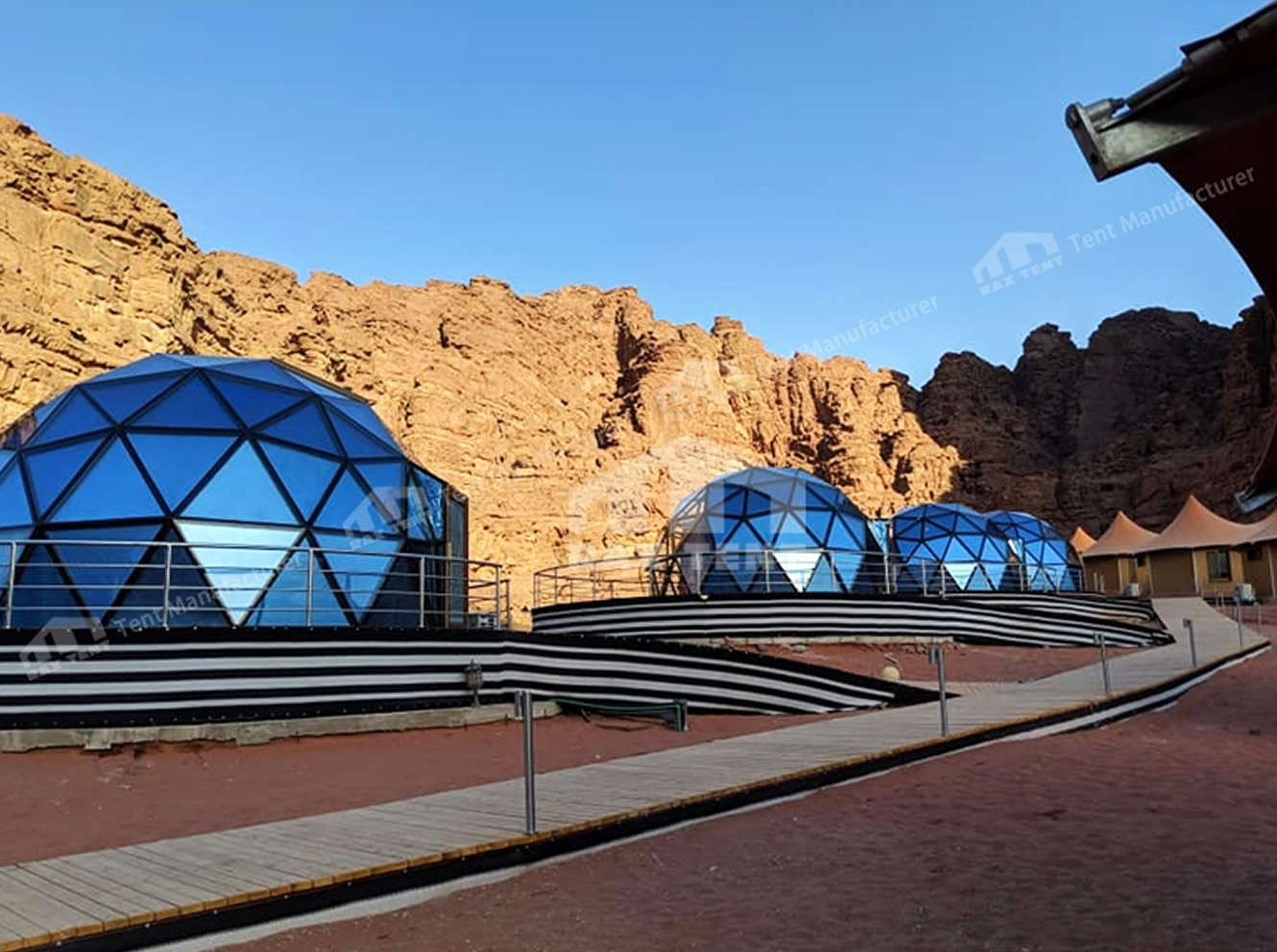 Luxury Glass Dome Jordan style – Glamping Glamour